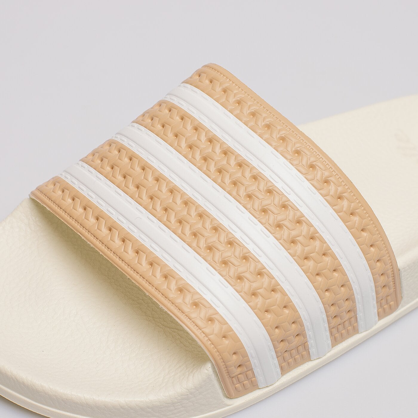 ADIDAS ADILETTE GY2102 | barva BÉŽOVÁ | Módní Pantofle. Ženy Boty eshop ...